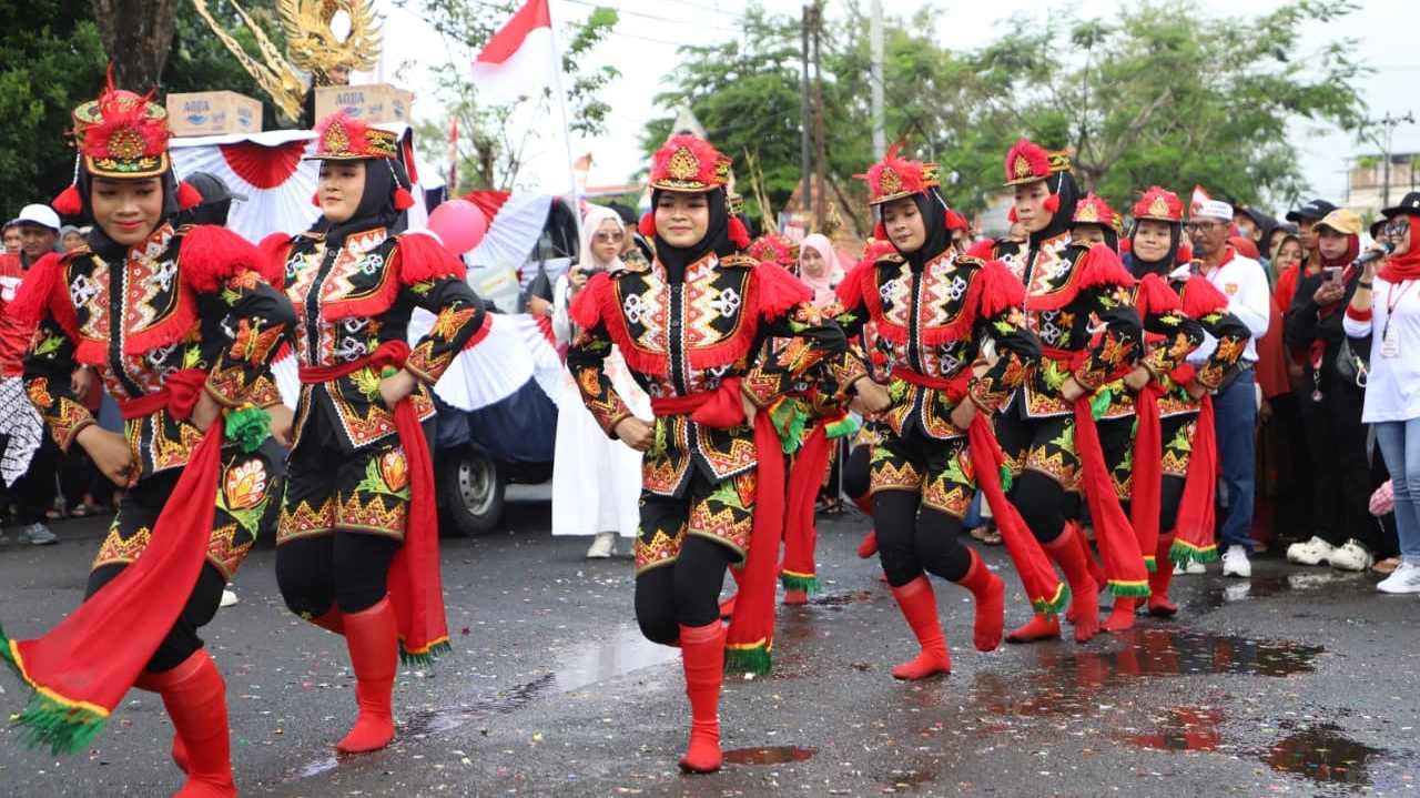 Keragaman Budaya Semarakkan Karnaval Kemerdekaan Kecamatan Kutoarjo
