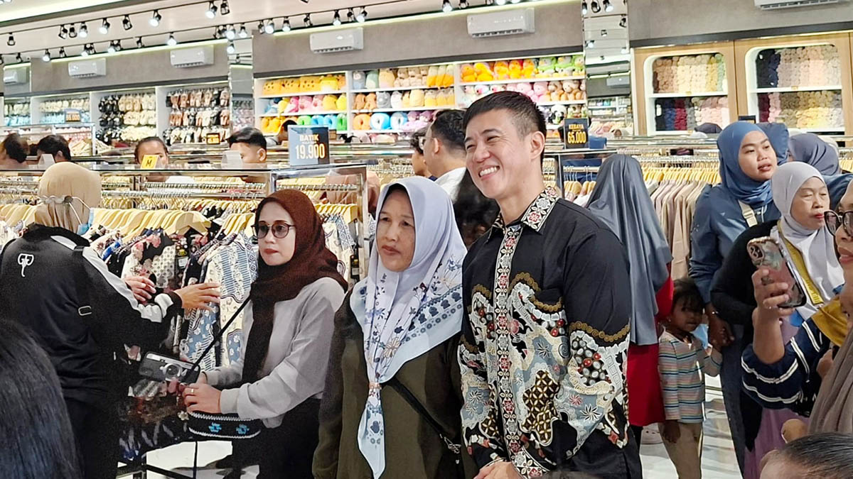 VIRAL! Aksi Spontan Ko King di Grand Opening Benang Raja Magelang ...