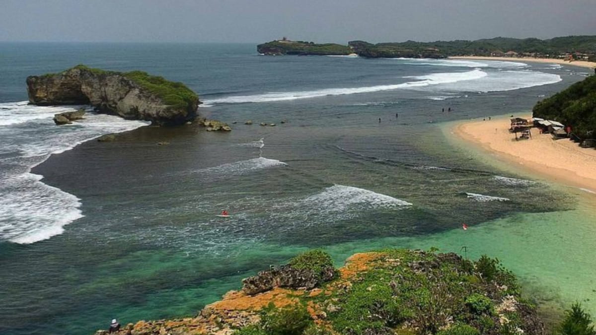 Pesona Hamparan Karang di Pantai Sundak, Destinasi Wisata yang Wajib di ...