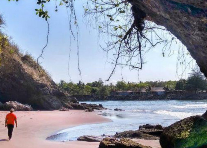 FOTO Pantai Karang Bolong di Kebumen: Keindahan, Sejarah, Hingga Mitos ...
